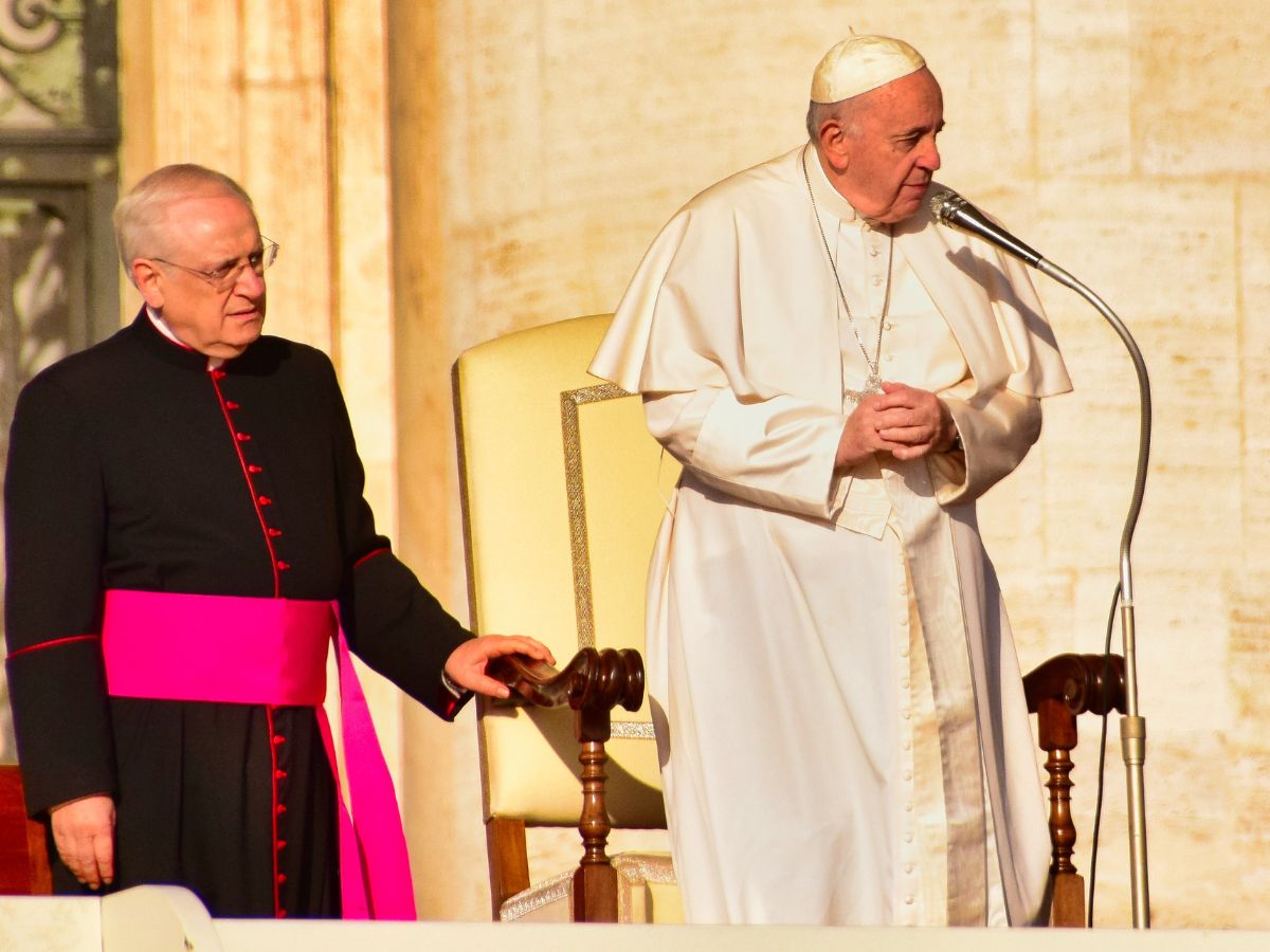 Bonus 300 euro Papa Francesco, rivoluzione o privilegio?